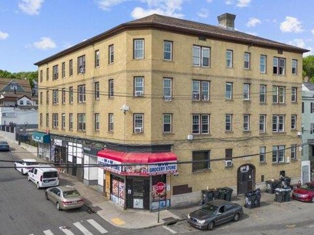 31 bedroom, Waterbury CT 06710 89762774