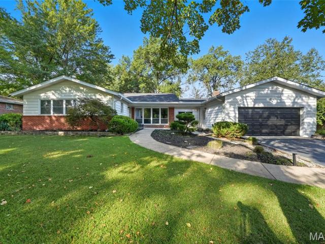 31 Bon Hills Dr, St. Louis, MO 63132 | MLS #26029
