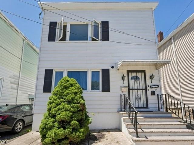 31 Blakely Pl Apt 2, Garfield, NJ 07026