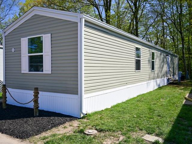 31 Blue Water Dr, Cicero, IN 46034