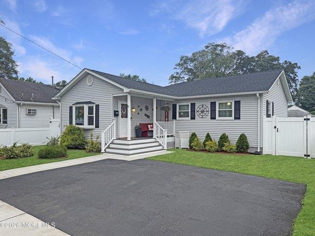 31 Briarwood Ave, Keansburg, NJ 07734