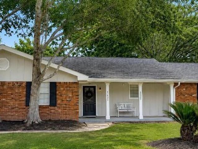 31 Chantilly Ter, Bay Saint Louis, MS 39520