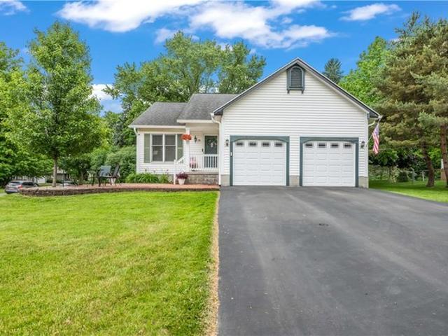 31 Cheshire Ln, Rochester, NY 14624