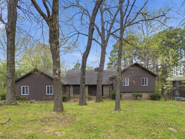 31 Colonial Cv, Jackson, TN 38305