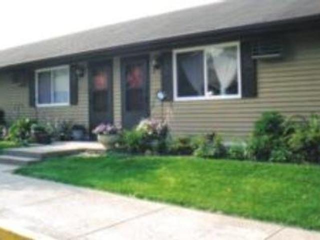 31 Country Place, 2 beds, 1 full bath