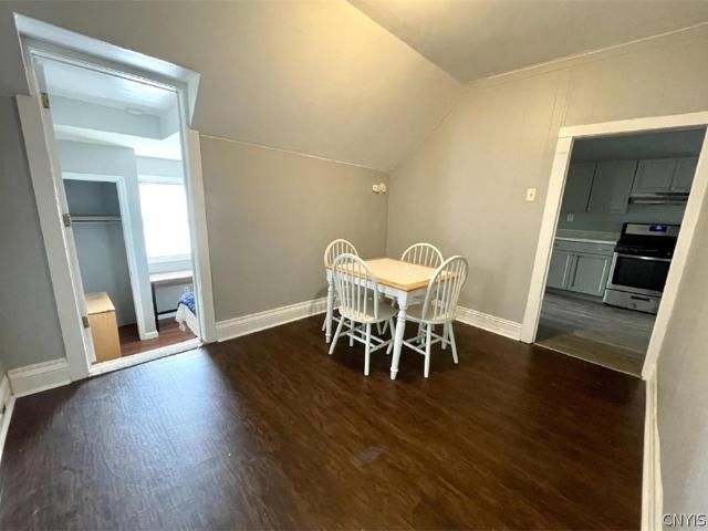 31 Clayton Avenue