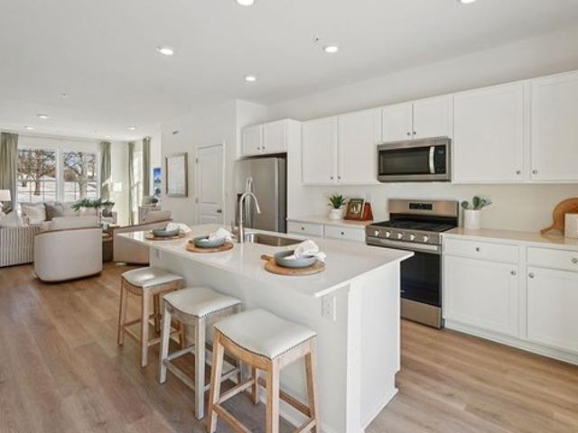 31 Clementon Rd E, Gibbsboro, NJ 08026