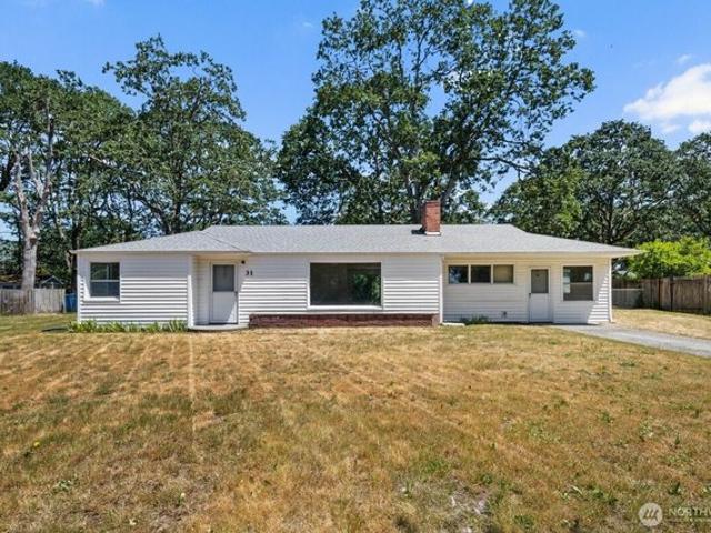 31 Crescent Cir SW, Lakewood, WA 98499