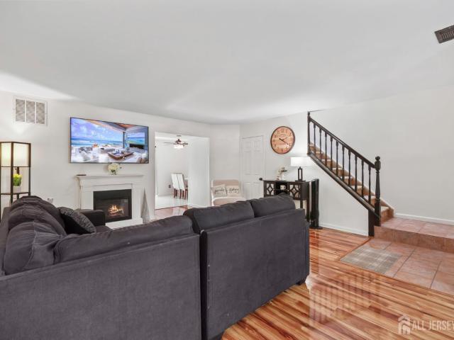 31 Dallenbach Lane