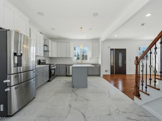 31 Davis Ave
