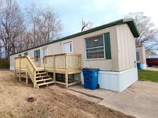 31 Deerwood Park, Centralia, IL 62801
