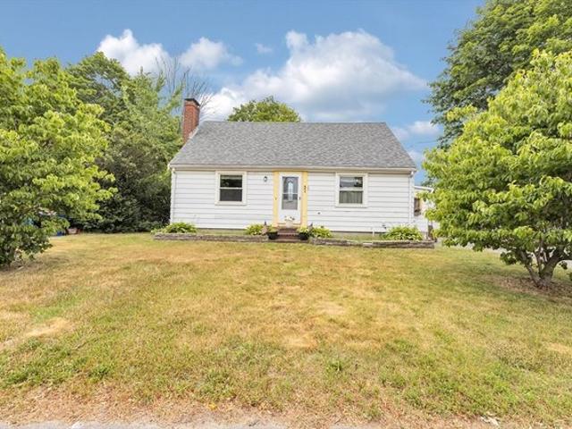 31 Delprete Ave, Rockland, MA 02370