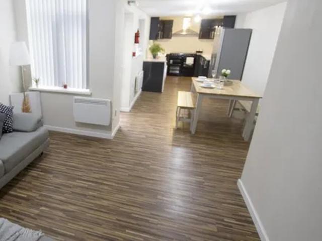 31 Deramore Street, Manchester, M14 4DT, United Kingdom | 6 bed house for rent #136660928 | Rentberry