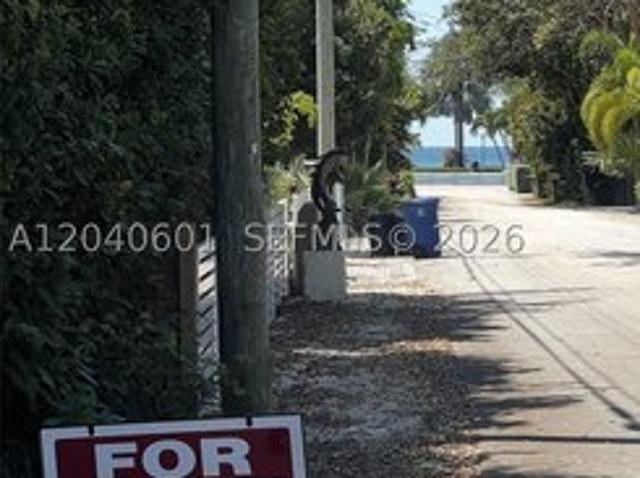 31 Dolphin Rd, Key Largo, FL 33037