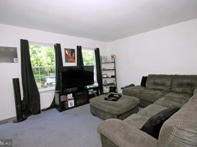 31 Dunmoor Ct S
