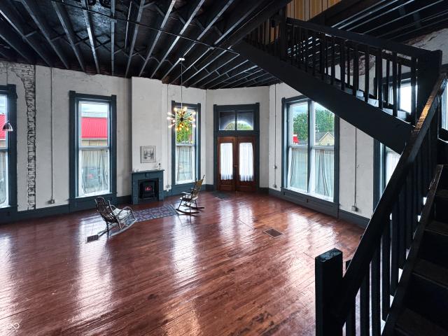 31 E Main Street