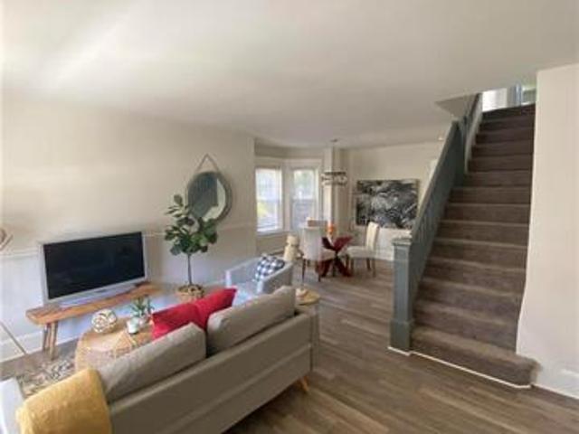 31 E Goepp Street