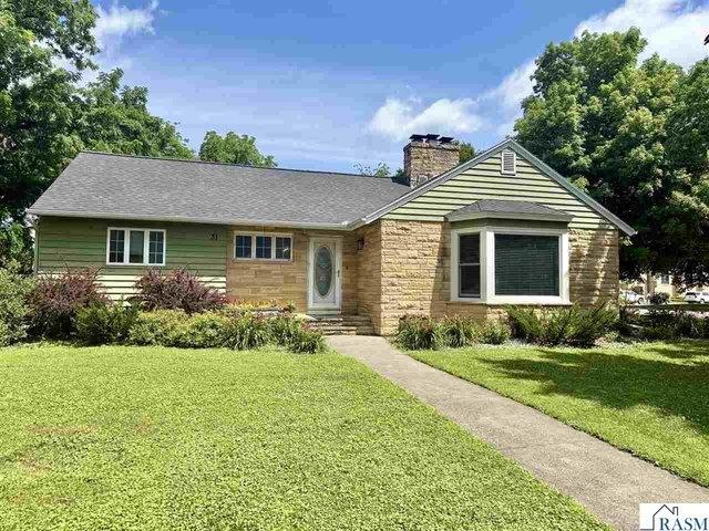 31 E Lake Ave, Minnesota Lake, MN 56068