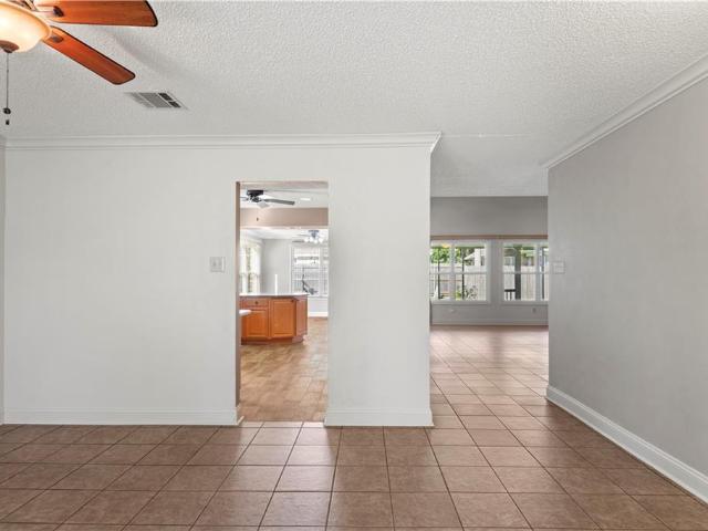 31 E Woodlawn Drive