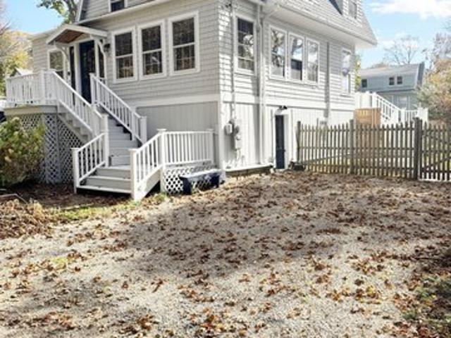 31 Elizabeth St, Portland, ME 04108