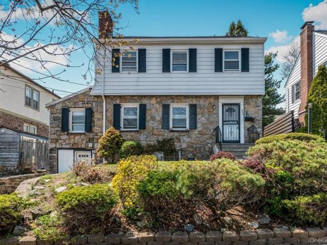 31 Emmett Pl, Yonkers, NY 10703