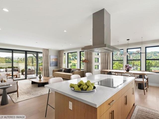 31 Erin Dr, San Rafael, CA 94903