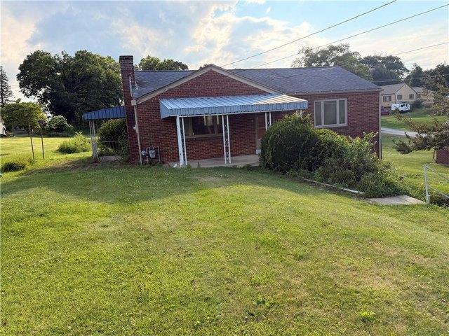 31 Ewing Rd, McKees Rocks, PA 15136