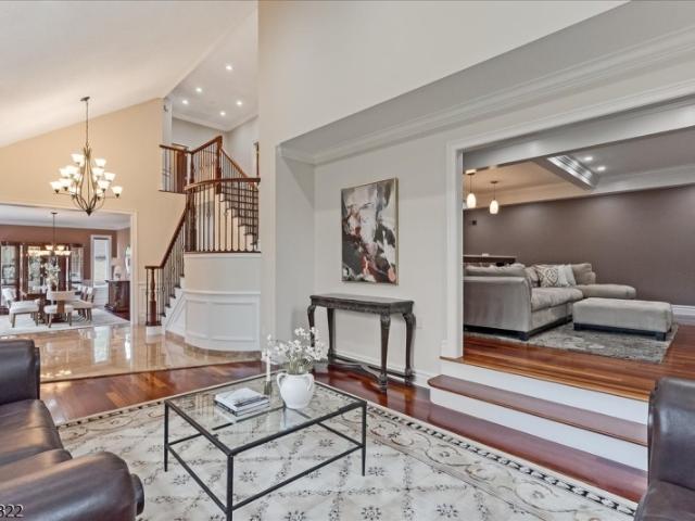 31 Forest Hills Way