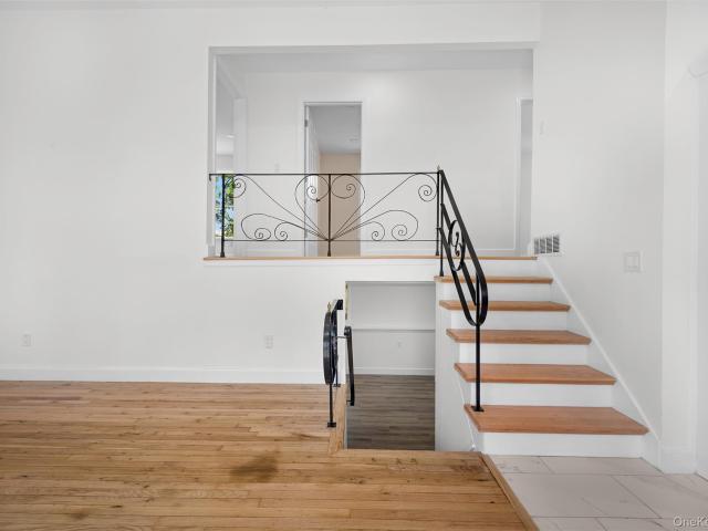 31 Foxwood Drive E