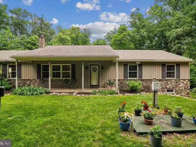 31 GEHRIS RD, BOYERTOWN, PA 19512 Single Family Residence For.