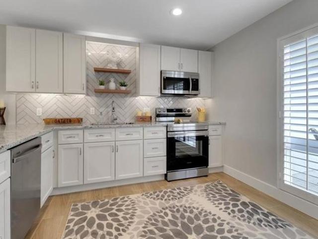 31 Glades Blvd #2, Naples, FL 34112