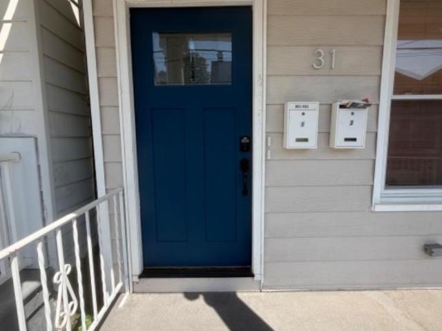 31 Glen Ave # Top