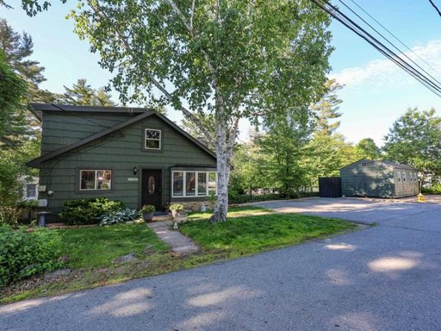 31 Grove Ave, Salem, NH 03079