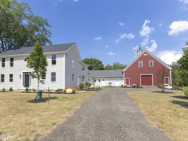 31 Gray Rd, North Yarmouth, ME 04097