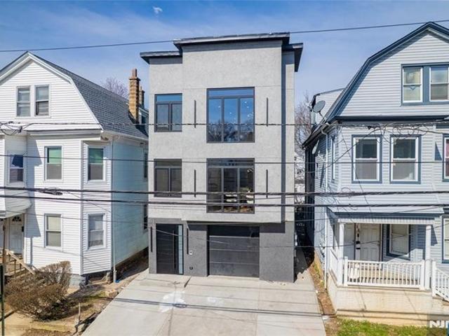 31 Grace St, Irvington, NJ 07111