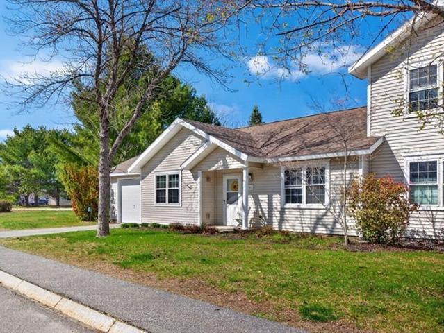 31 Guadalcanal Dr, Brunswick, ME 04011