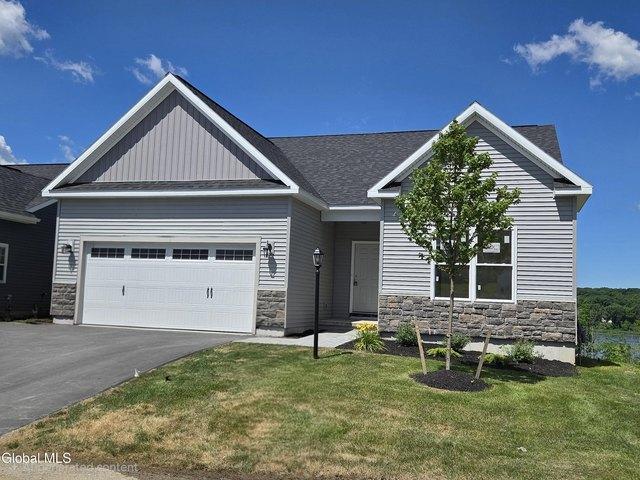 31 Harbor Ln, Cohoes, NY 12047