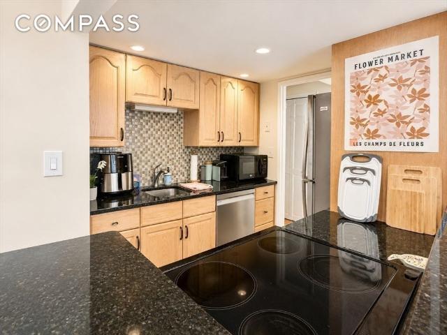31 Harris St 102, Brookline, MA