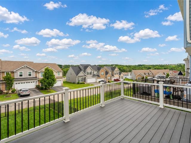 31 Hawthorne Dr