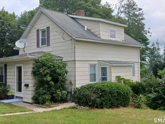 31 Hewitt Dr, Montville, CT 06382