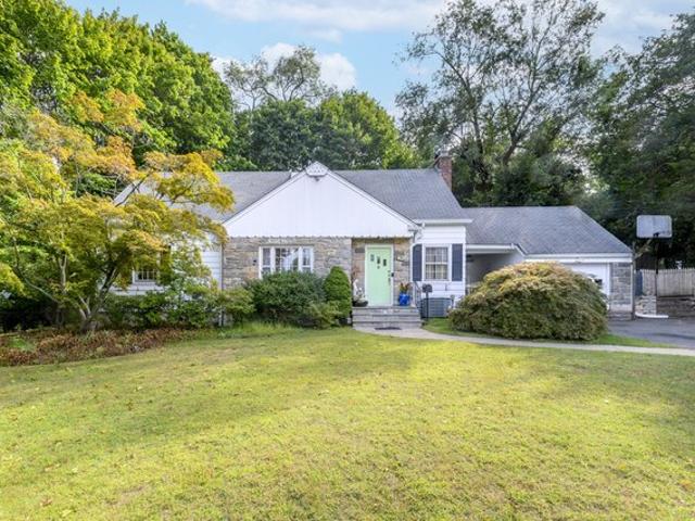 31 High Clear Dr, Stamford, CT 06905