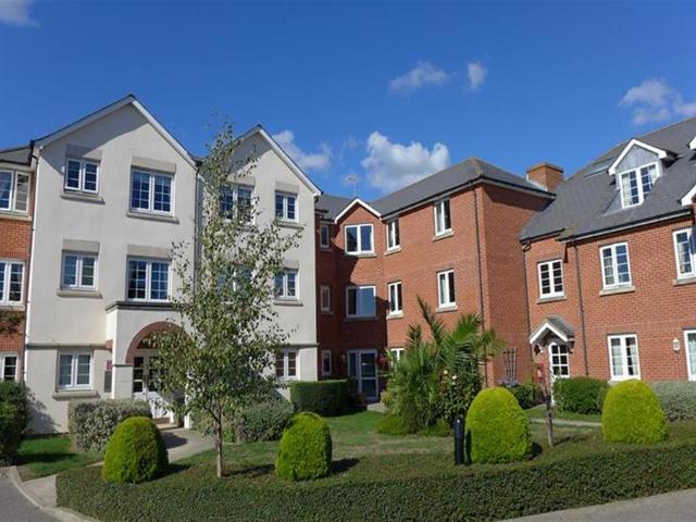 31 Highfield Court, 75 Penfold Road BN14 1 bed retirement property to rent £1,195 pcm £276 pw