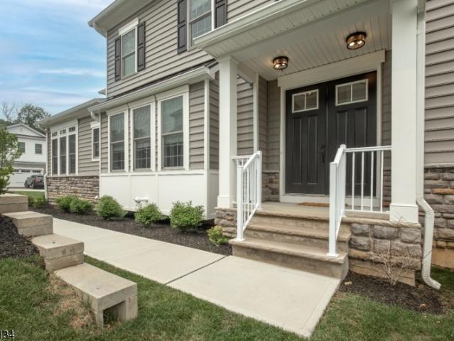 31 Hillandale Dr # 204