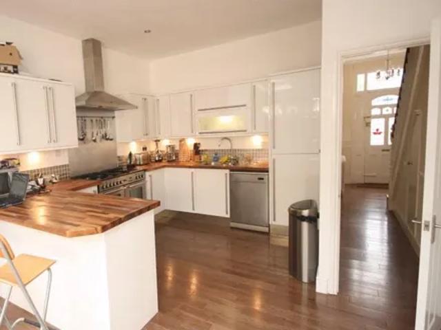 31 Hillbury Road, London, SW17 8JS, United Kingdom | 4 bed townhouse for rent #122487893 | Rentberry