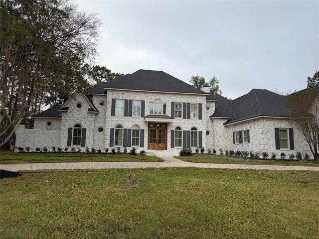 31 Hollymead Dr, The Woodlands, TX 77381