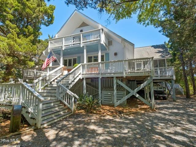 31 Horsemint Trl, Bald Head Island, NC 28461