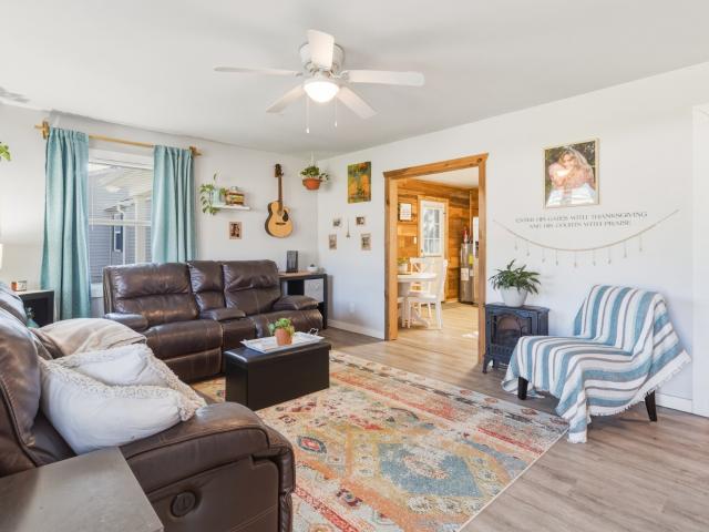 31 Horseshoe Bend Ln