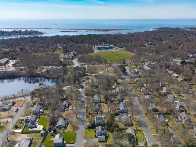 31 Ice House Rd, South Yarmouth, MA 02664