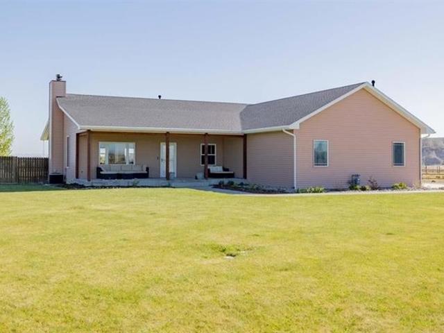 31 Iron Creek Dr, Cody, WY 82414