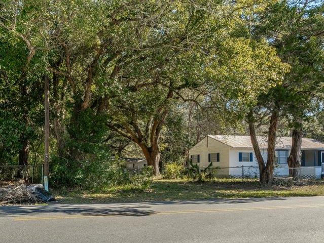 31 Jackie Whitehurst St, Apalachicola, FL 32320